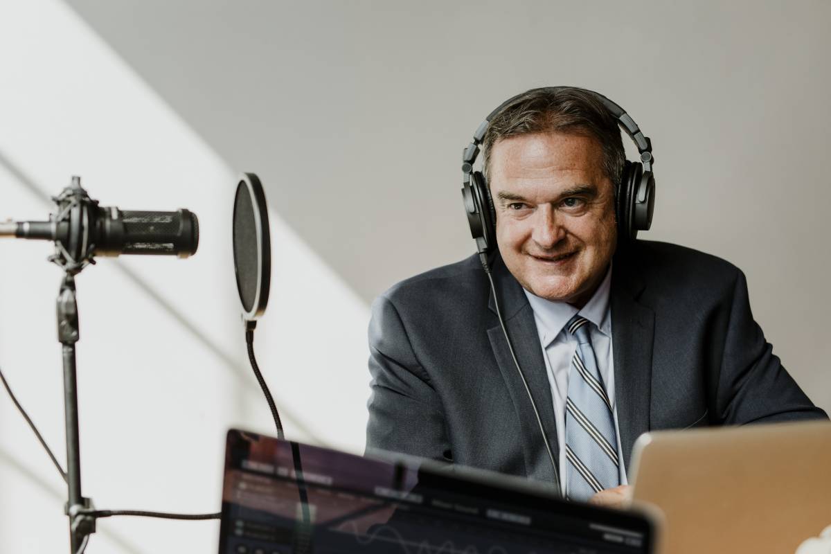 Ile zarabia komentator sportowy? | ZOZPN.PL